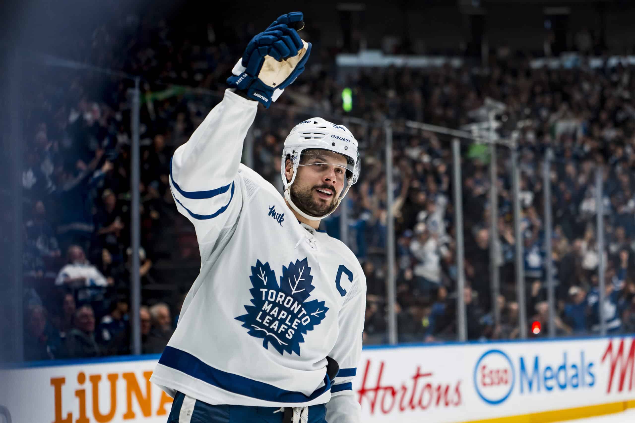 Auston Matthews myrskyn keskellä – kaikki katseet näissä seuroissa